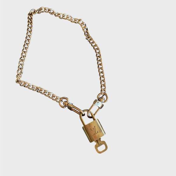 Louis Vuitton | Bags | Louis Vuitton Lv Lock And Key 37 Unbranded Chain ...